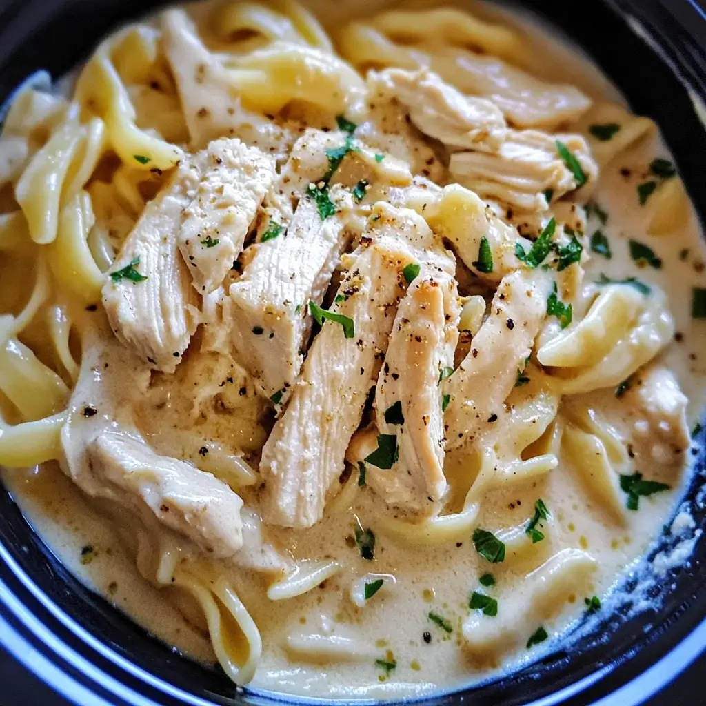 Slow Cooker Chicken Alfredo recipe - Vintage Cooks